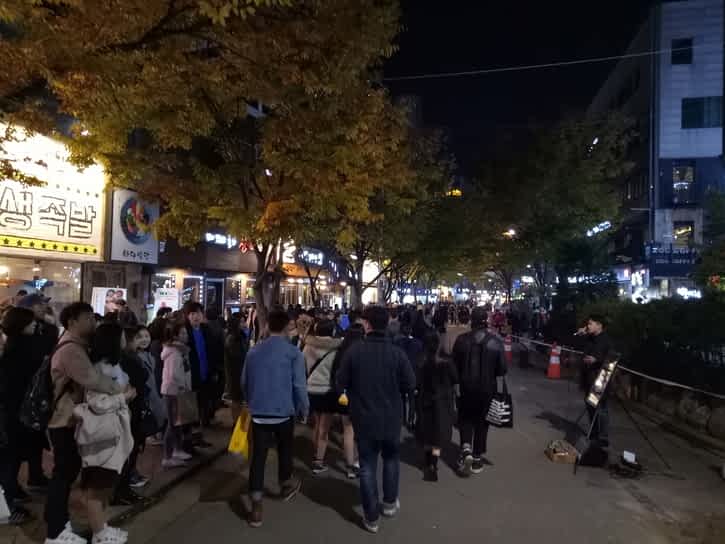 What Things To Do In Hongdae and How To Go There? (Guide)