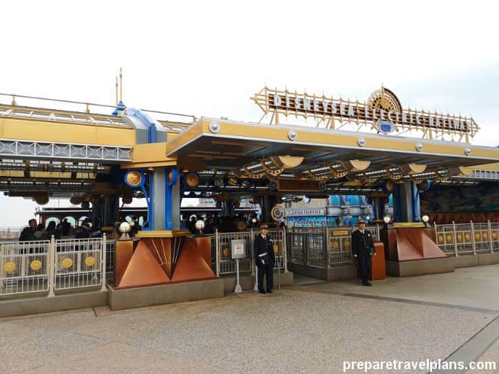 Tokyo DisneySea Guide: How to Go & What to Do at There?