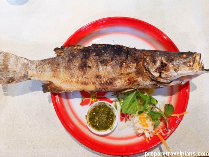 A Detailed Guide to Amphawa Floating Market from Bangkok